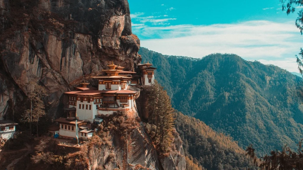 Bhutan Launches World's First Blockchain-Backed Digital Nomad Visa ...